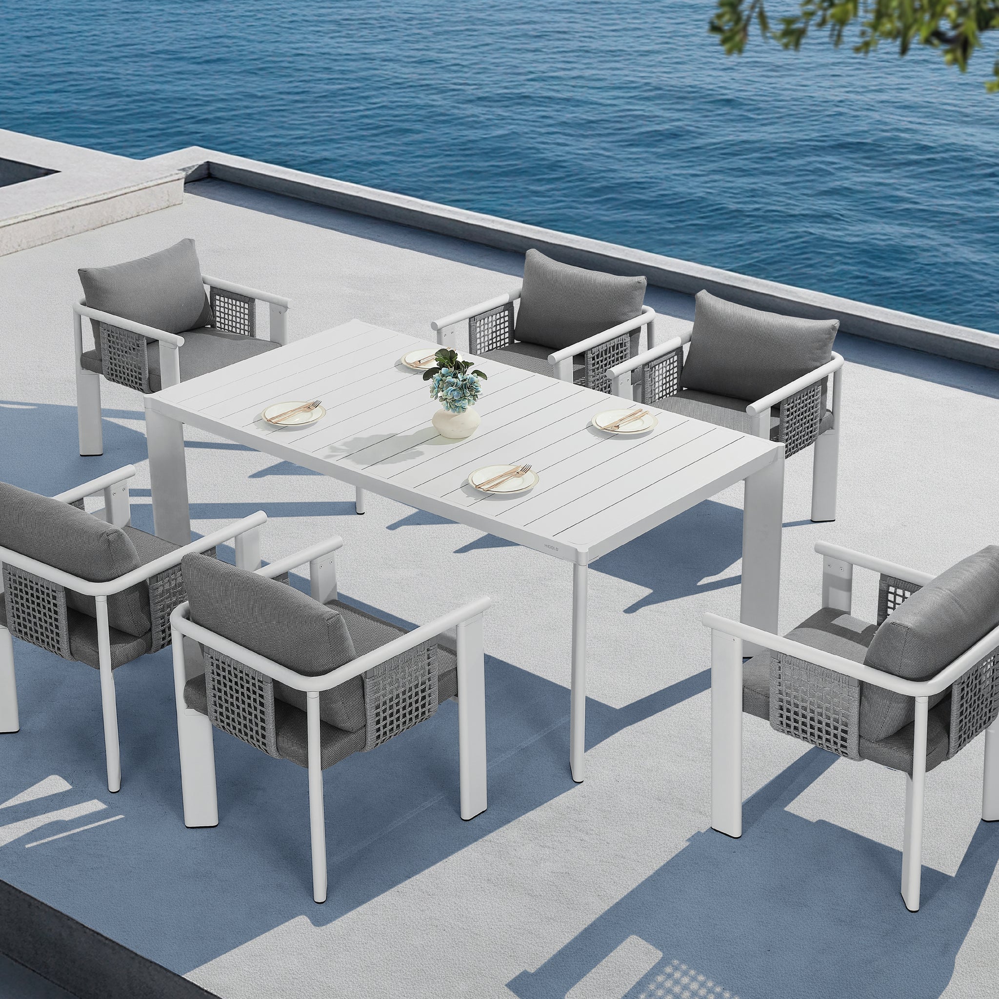 Ligo 2.0 Dining Table